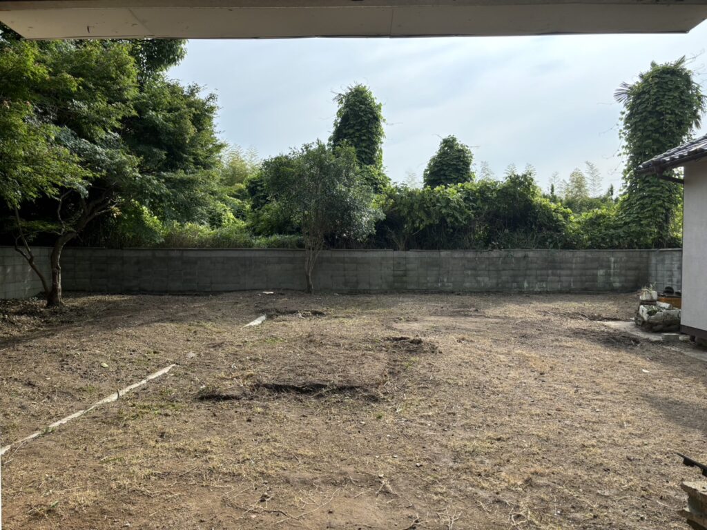 堺市 伐採 除草 剪定 防草シート：株式会社ENISIAの作業レポート